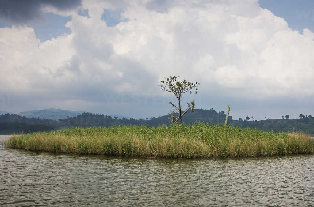 Lake Bunyonyi - Pakasa Tours and safaris